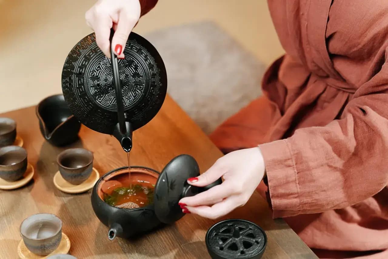 Russian Tea Culture: 7 Fascinating Traditions To Know